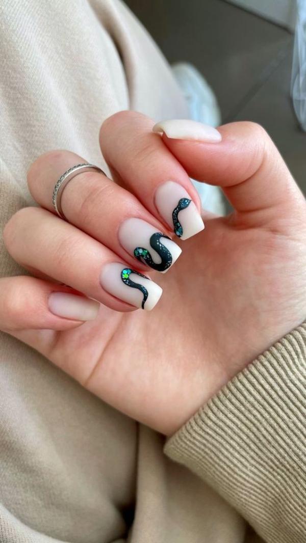 80 Ideas of Serpent and Snake Nails for 2025 - NAILSPIRATION